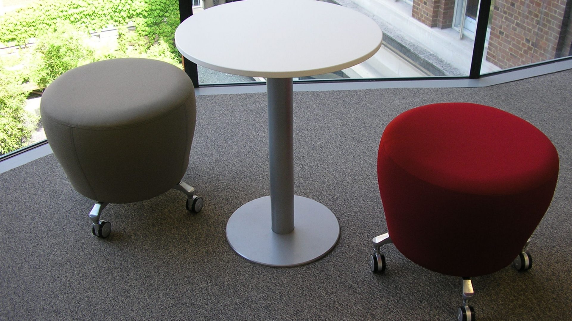 Circular Table - Techo
