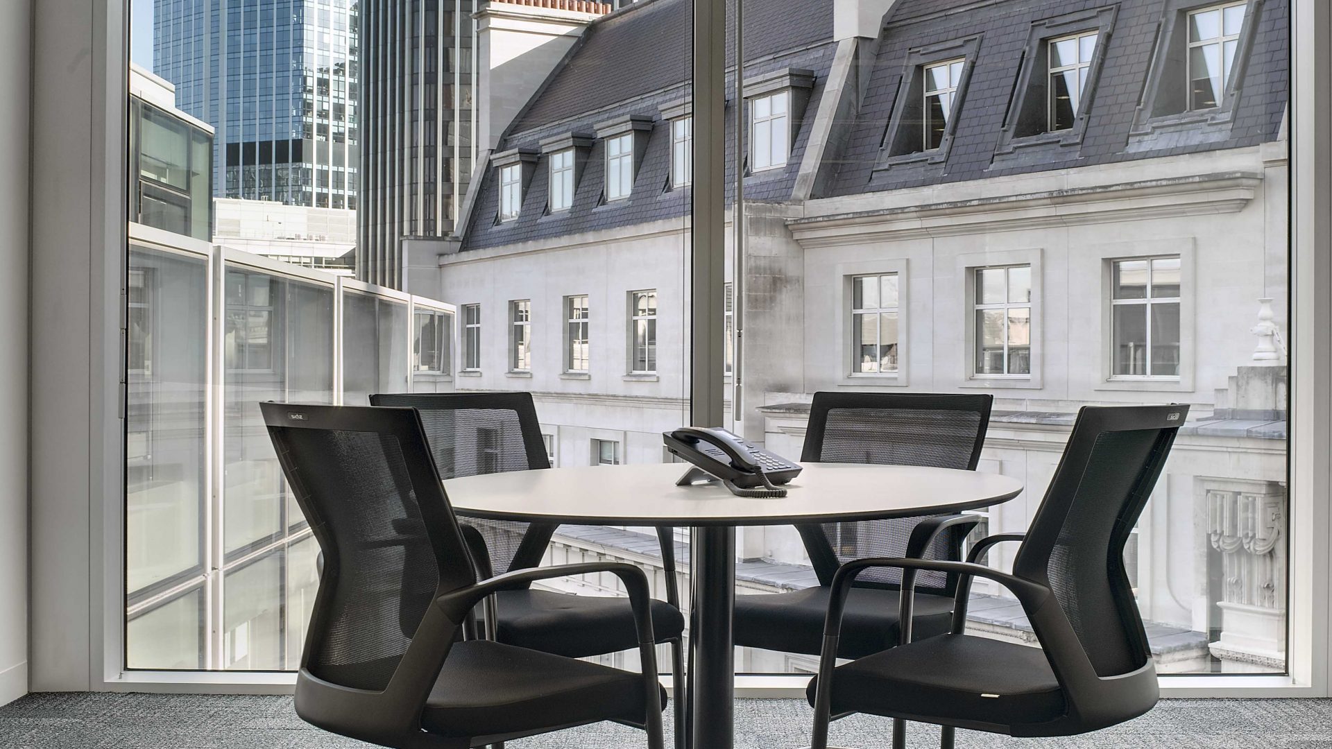 Circular Table - Techo