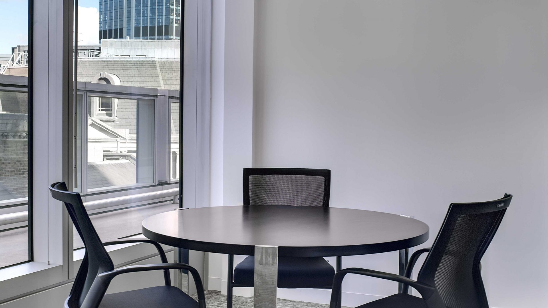 Circular Table - Techo