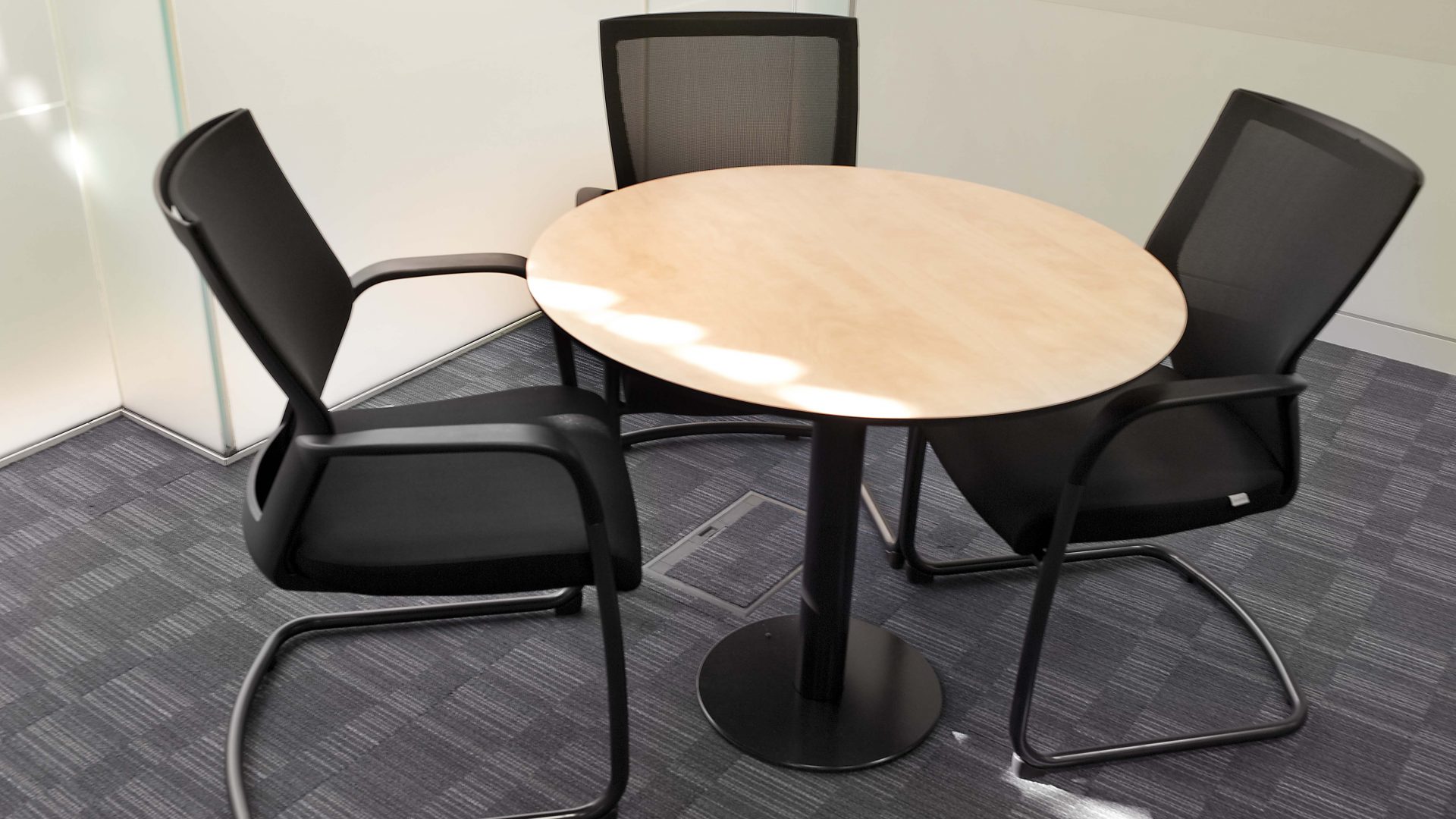 Circular Table - Techo